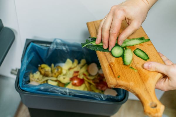 Switching food scaps from rubbish bin to green bin | Mirage News